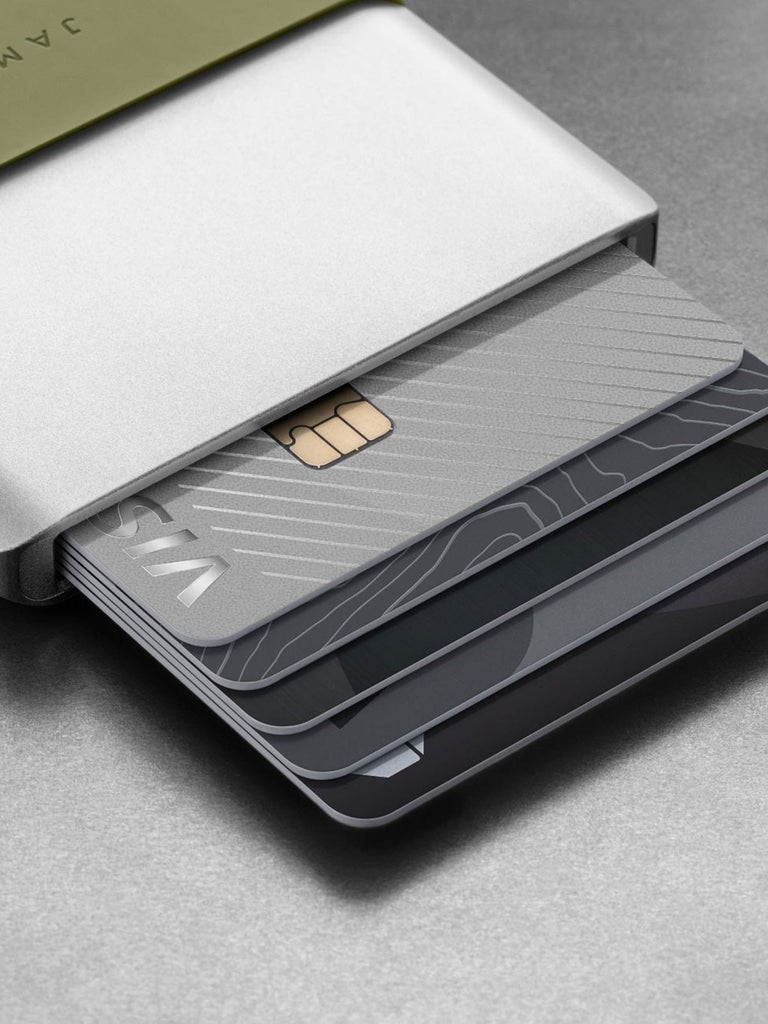 The James Brand The Lowe Silver/Grove Wallet | EMPIRE